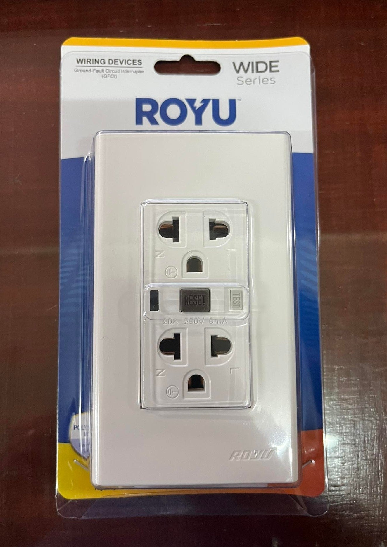 ROYU GFCI Universal Outlet ( 20A, 250V ) – Niolin Industrial Supply